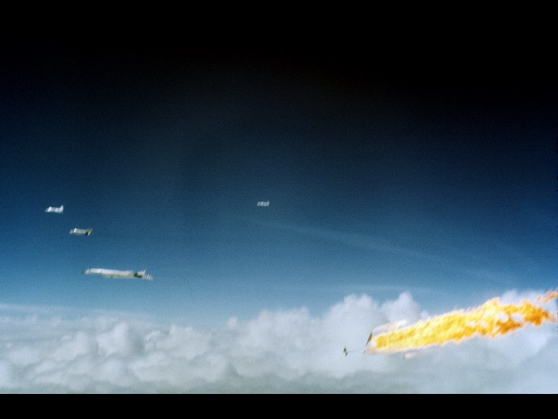 MainanMiliter: Jatuhnya Pesawat XB-70 Valkyrie