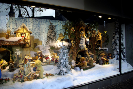 Mako Creative Sharkbites: Christmas window displays in Bonn - an ...