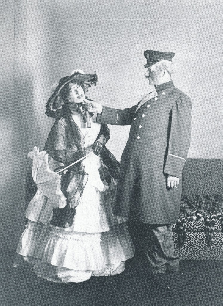 The Peak of Chic®: Fancy People in Fancy Dress