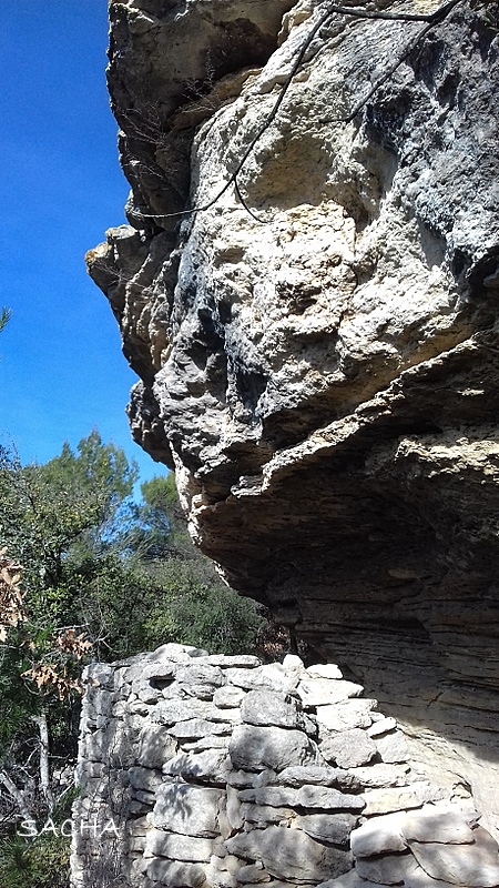 Un jour....Une photo !: Abris sous roche Vallon de la Sénancole ...