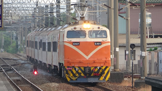 Blair's 鐵道攝影: E401電力機車 / TRA E401 Electric locomotive