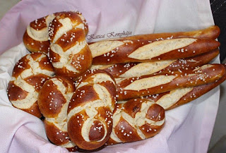 Katica konyhája: Egyszerü bajor perec, rúd vagy copf