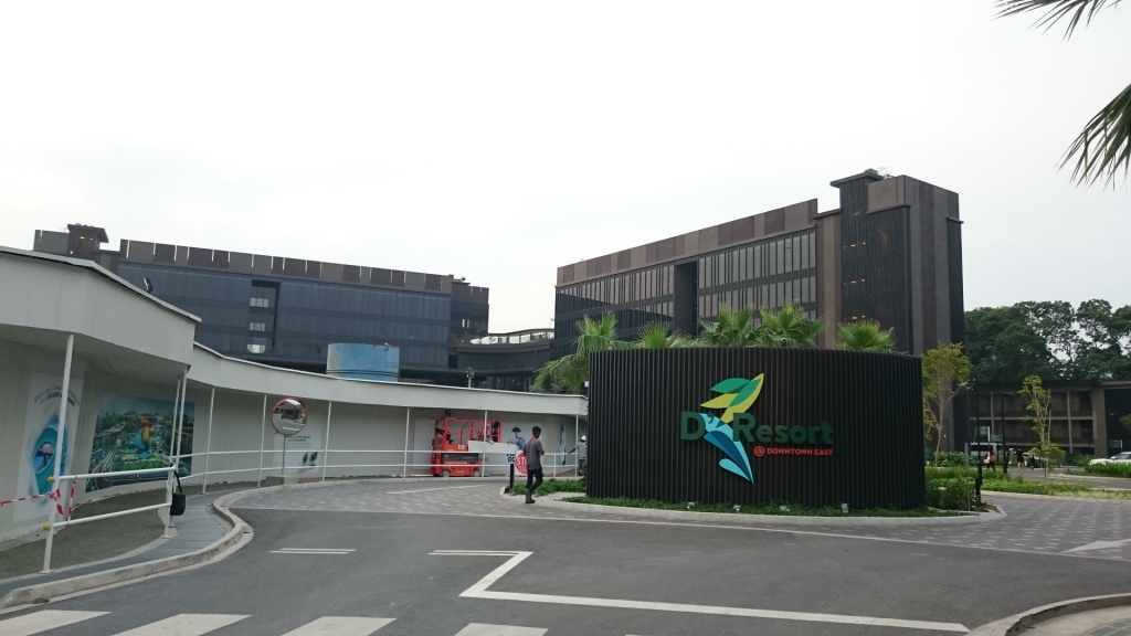 bouncing around in everyday life: D'resort at downtown east