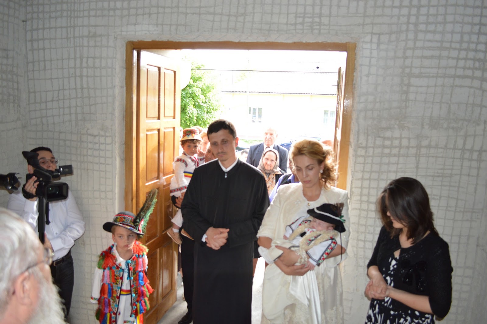 Dar!: Botezul pruncului Andrei Blaga, Parohia Domnesti, jud. Bistrita ...