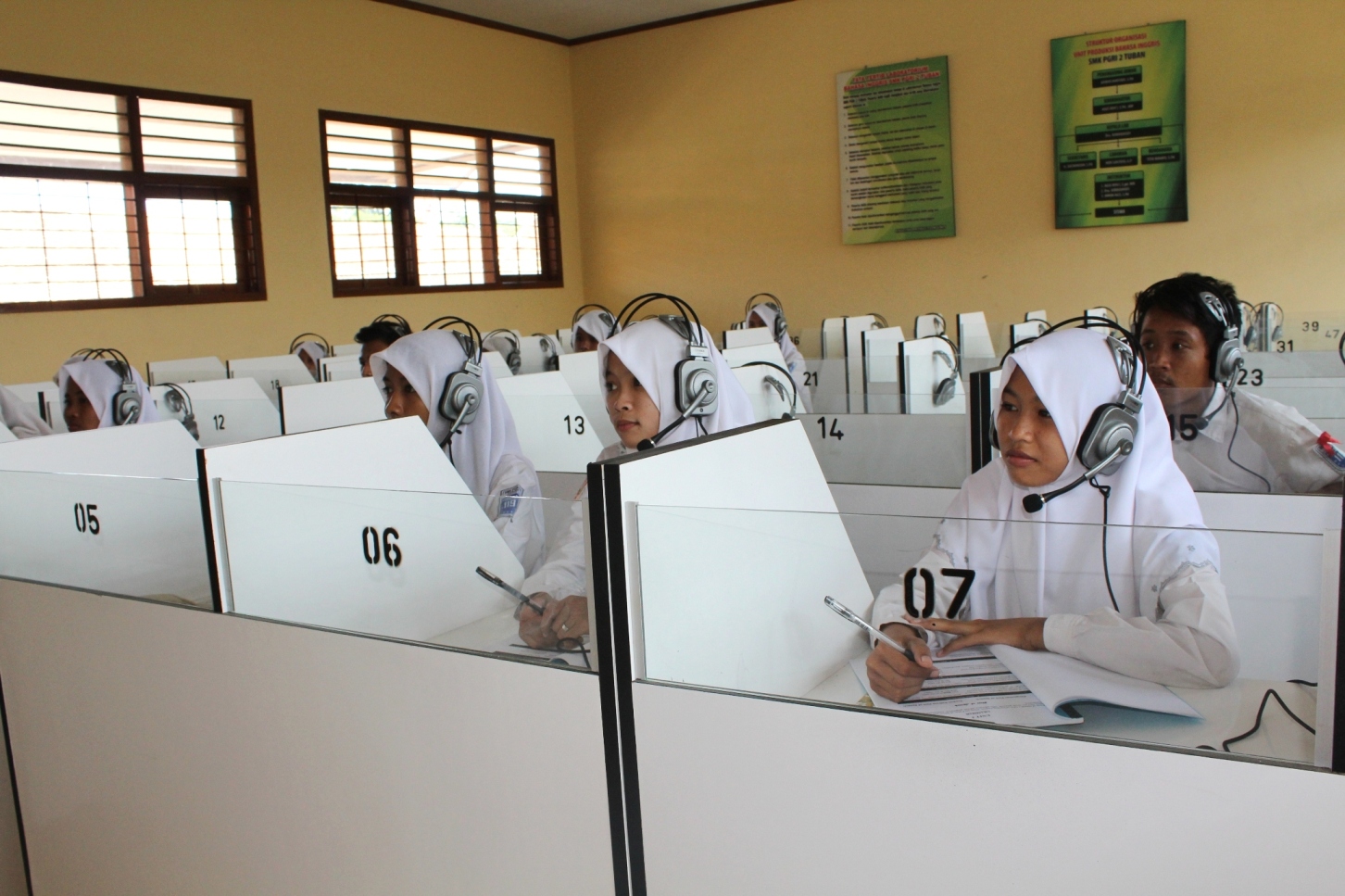 Jual Laboratorium Bahasa Murah Malang: Fungsi Listening Didalam ...