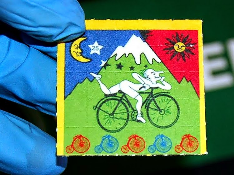 david acevedo: Daños de los LSD O ACIDOS ALUCINOGENOS