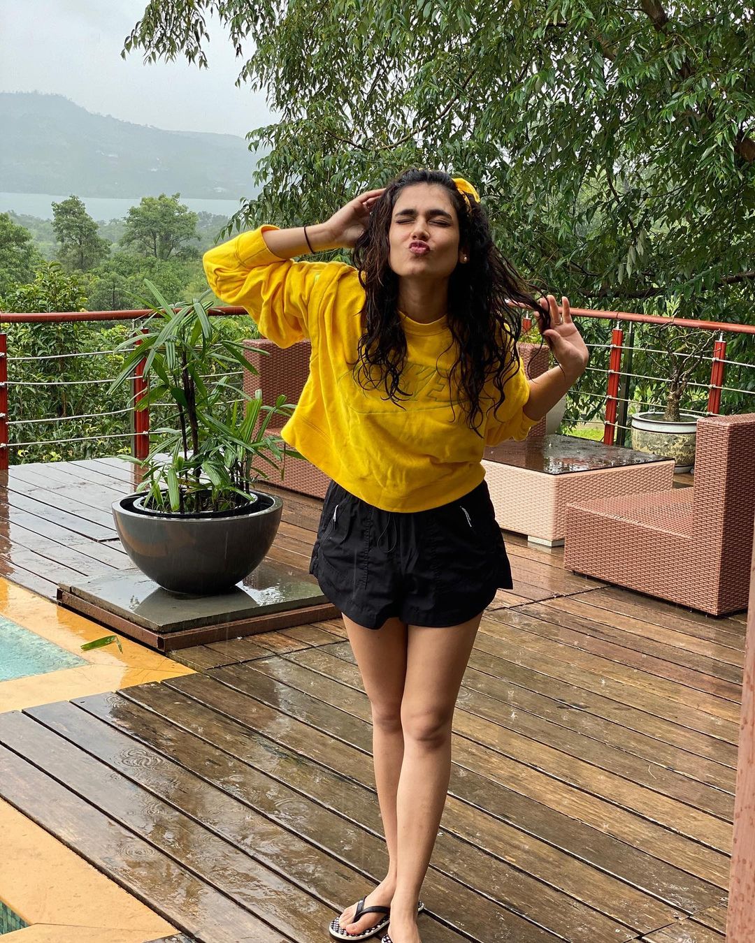 Aakanksha Singh Photos: 60 Rare HD Images of Aakanksha Singh