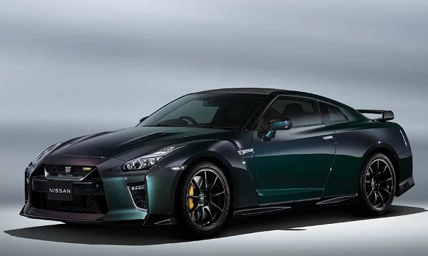 Nissan GT-R R35 (2022) Motor, Ediciones Especiales y Fotos - Monkey Motor