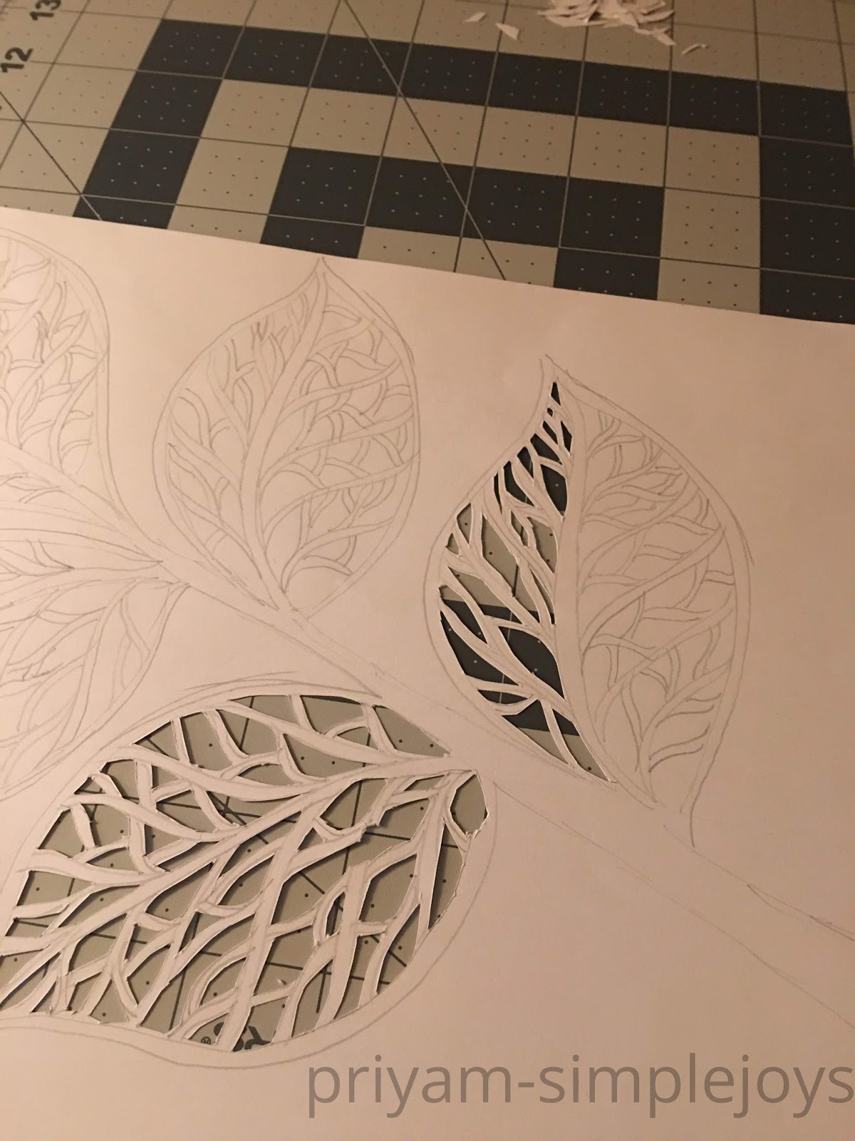 SimpleJoys: Paper Cut Leaf