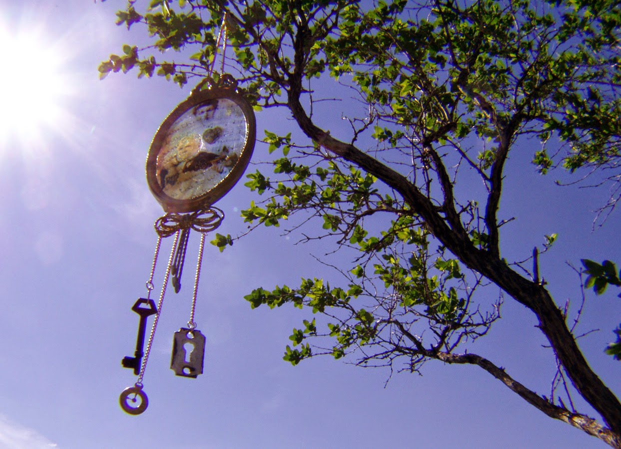 Mixed Media Manic: CREATE LIGHTCATCHERS with TRANSPARENCIES