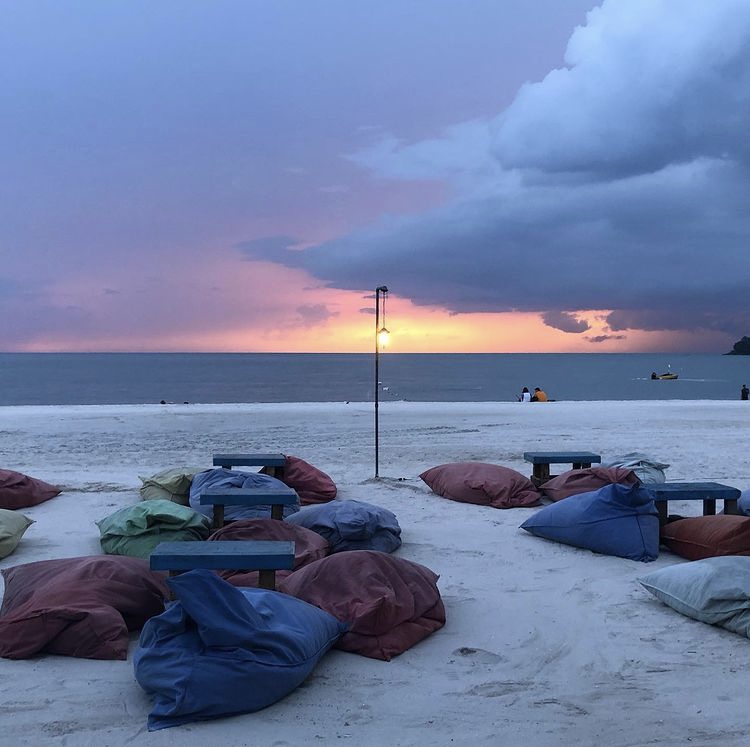 Langkawi Hari 2 Dan 3 : Tengok Fire Show Di Kalut Bar, Pantai Chenang ...