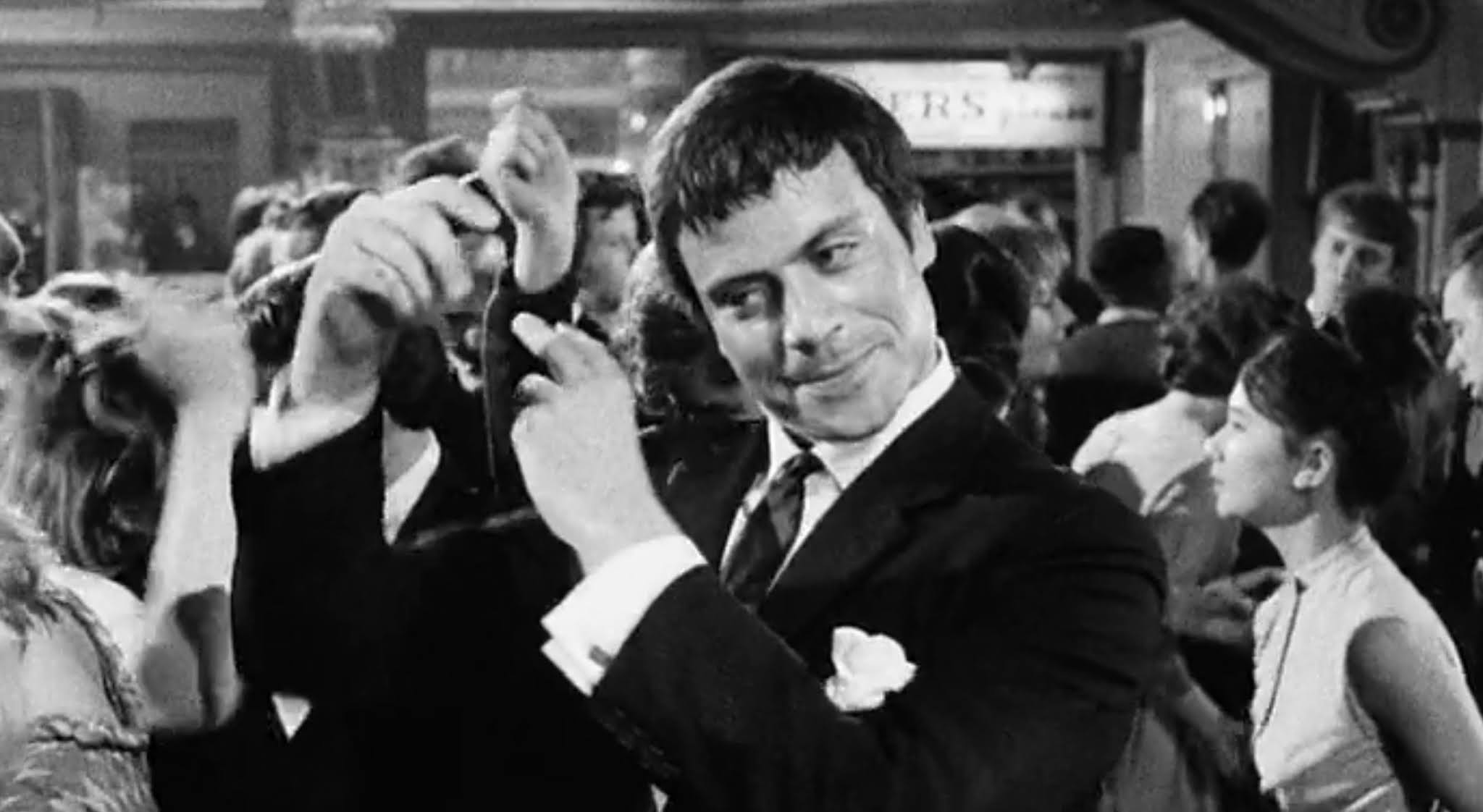 cult film freak: MICHAEL WINNER DIRECTS OLIVER REED RUNNING 'THE SYSTEM'