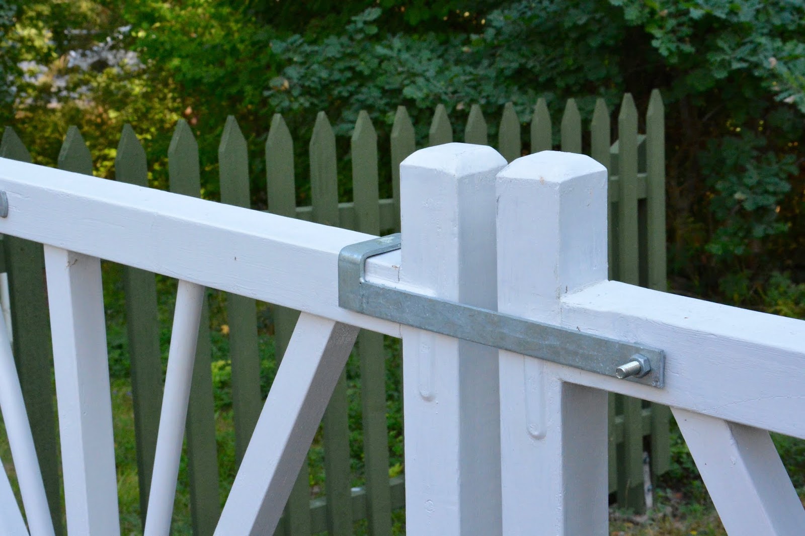 Måla slamfärg och bygga plank