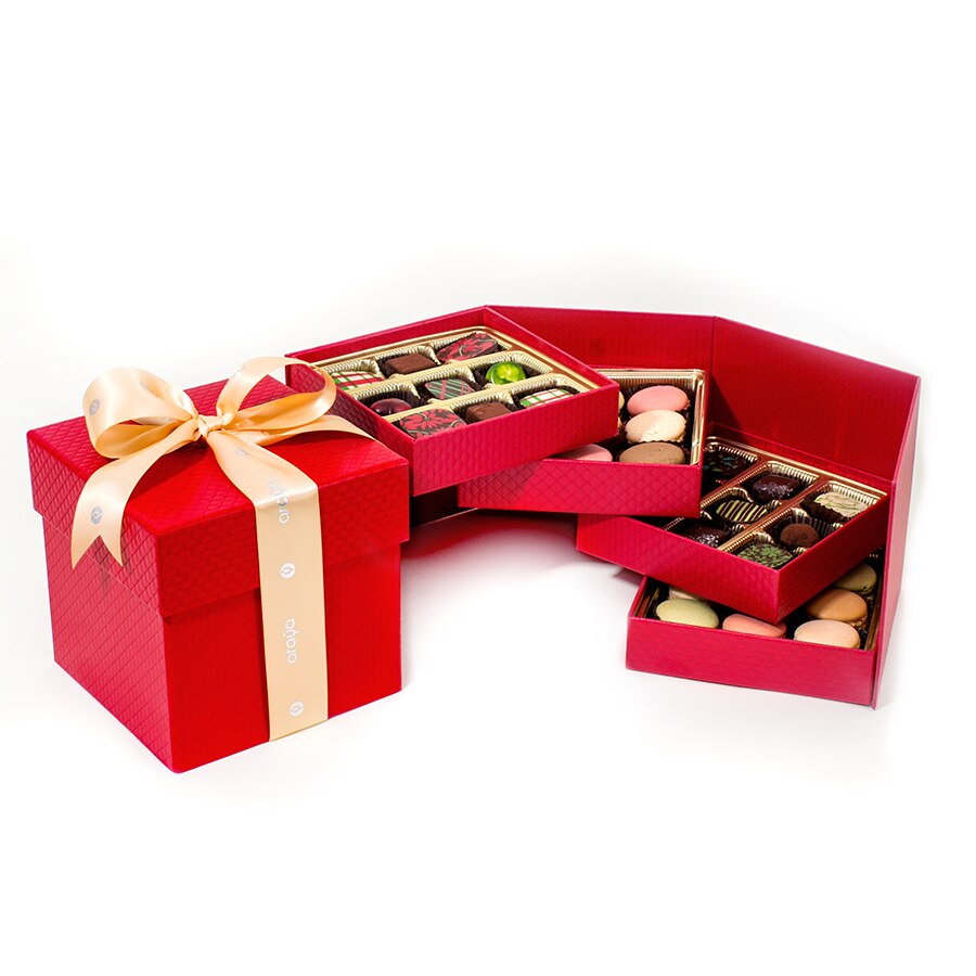 Red Colored Macaron Boxes Have Higher Level Of Attraction - Unique ...