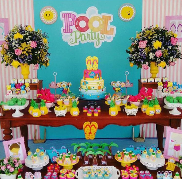 Fiesta temática de pool party
