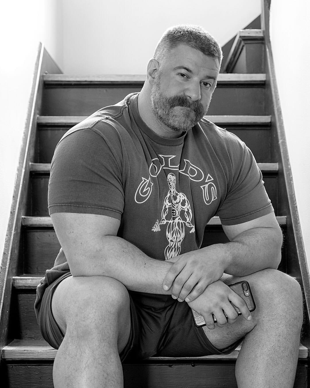Muscle Lover: Giant American musclebear Chris Stout-Hazard