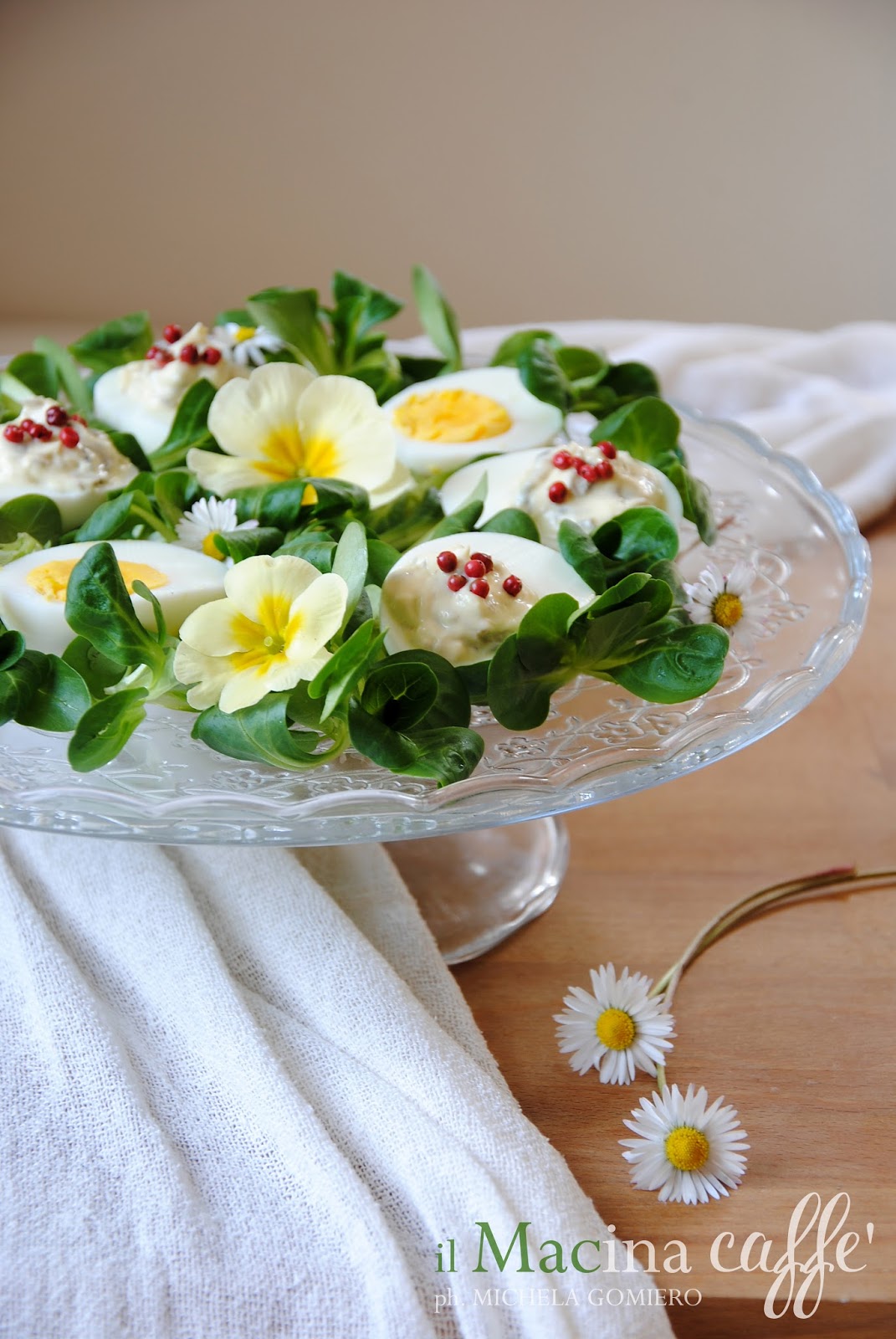il Macina Caffè: Uova Ripiene con Salsa Tartara