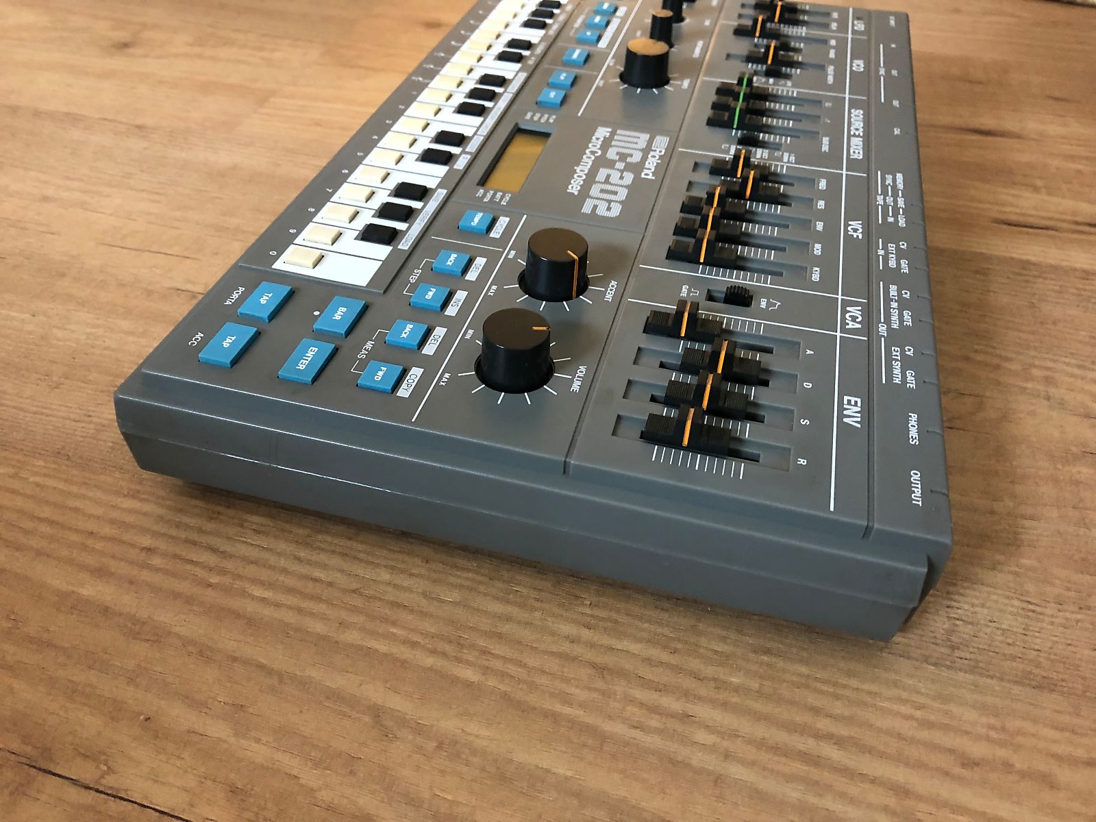 MATRIXSYNTH: Roland MC-202