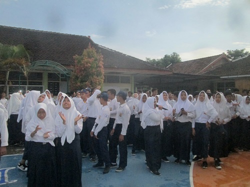 PENGUSAHA MUSLIM YOGYAKARTA: HUT SMP N 3 GAMPING YG KE -34 SLEMAN ...