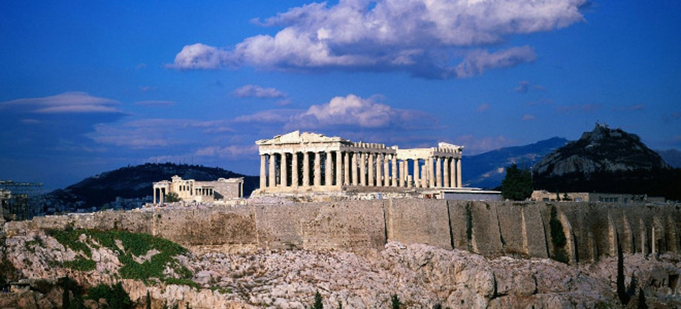 ΙΣΤΟΡΙΚΑ ΤΟΥ ΠΑΡΝΑΣΣΟΥ: Ο προσανατολισμός του Παρθενώνα και των Προπυλαίων.