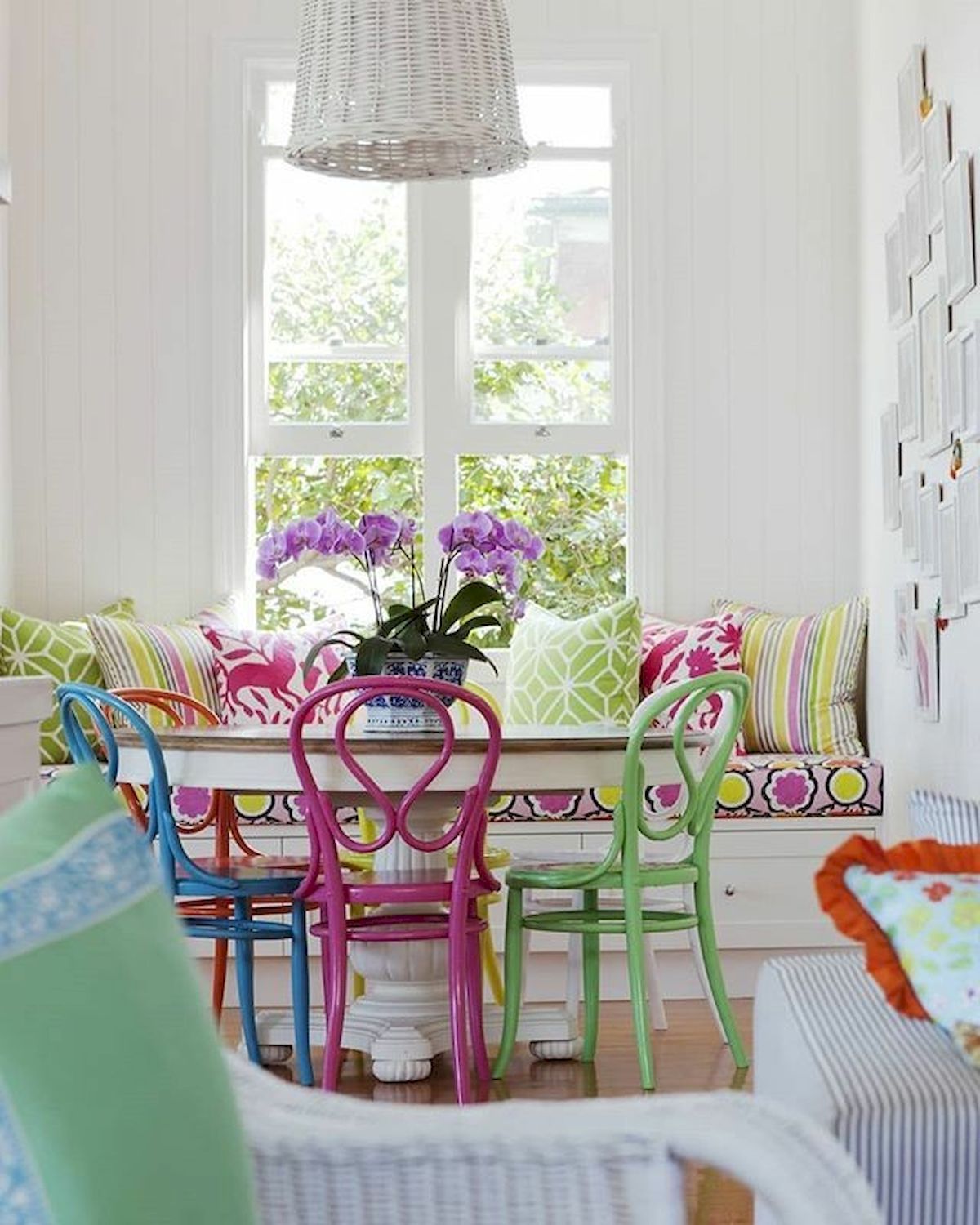 40+ COLORFUL INTERIOR HOME DESIGN AND DECOR IDEAS - Home Meureubo