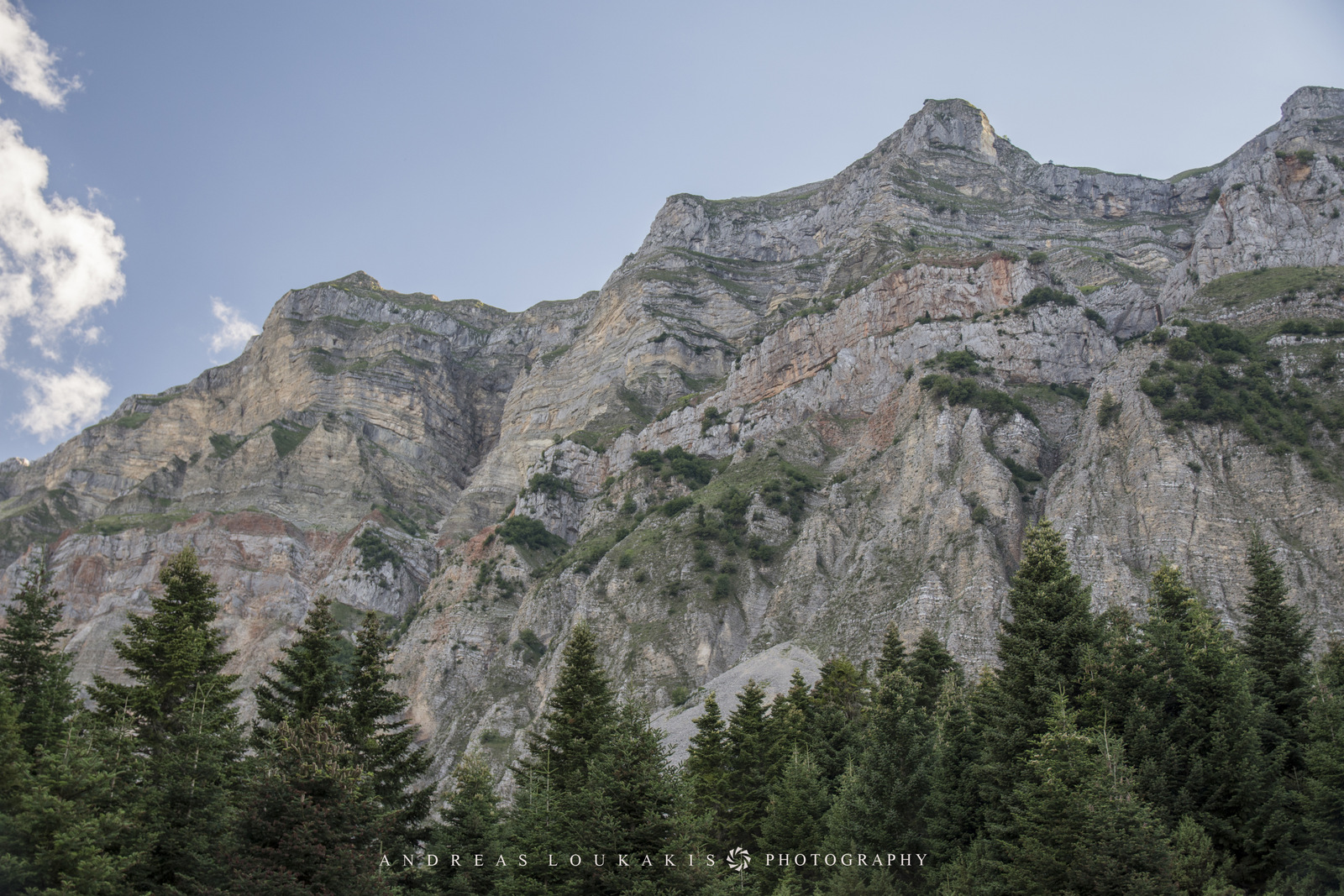 EXPLORE MOUNTAINS: ΚΟΡΥΦΗ ΣΤΡΟΓΓΟΥΛΑ-ΔΙΑΣΧΙΣΗ ΤΖΟΥΜΕΡΚΩΝ