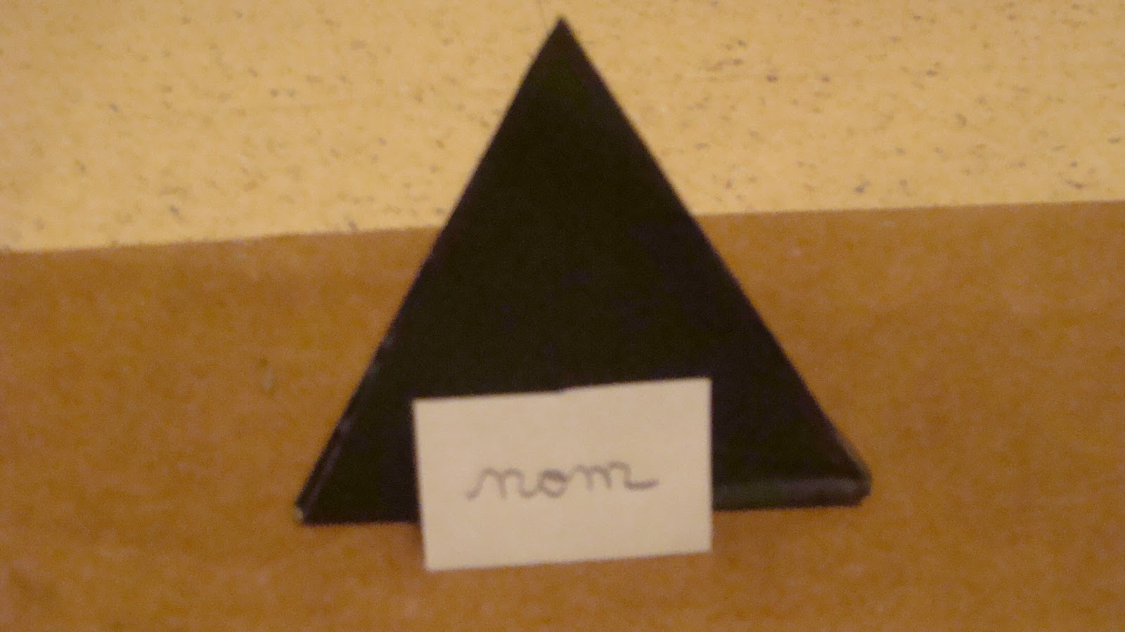 Leçon 1 - Qu'est ce qu'un nom ? | On fait l'école à la maison