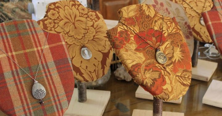 Stylish Necklace Display Tutorials / The Beading Gem