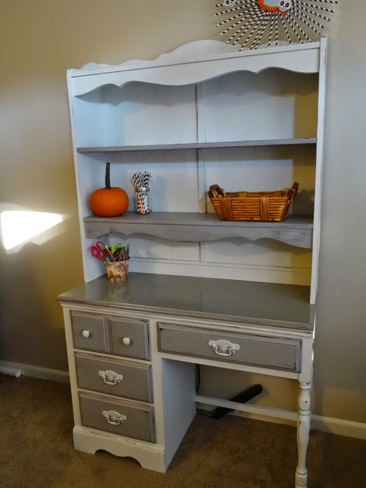 Busy Bee'z Sweet Life: Turning a 1970's Desk and Hutch into a Vintage ...
