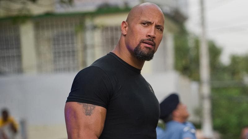 La Historia de Dwayne Johnson «La Roca», el actor y deportista que pasó ...