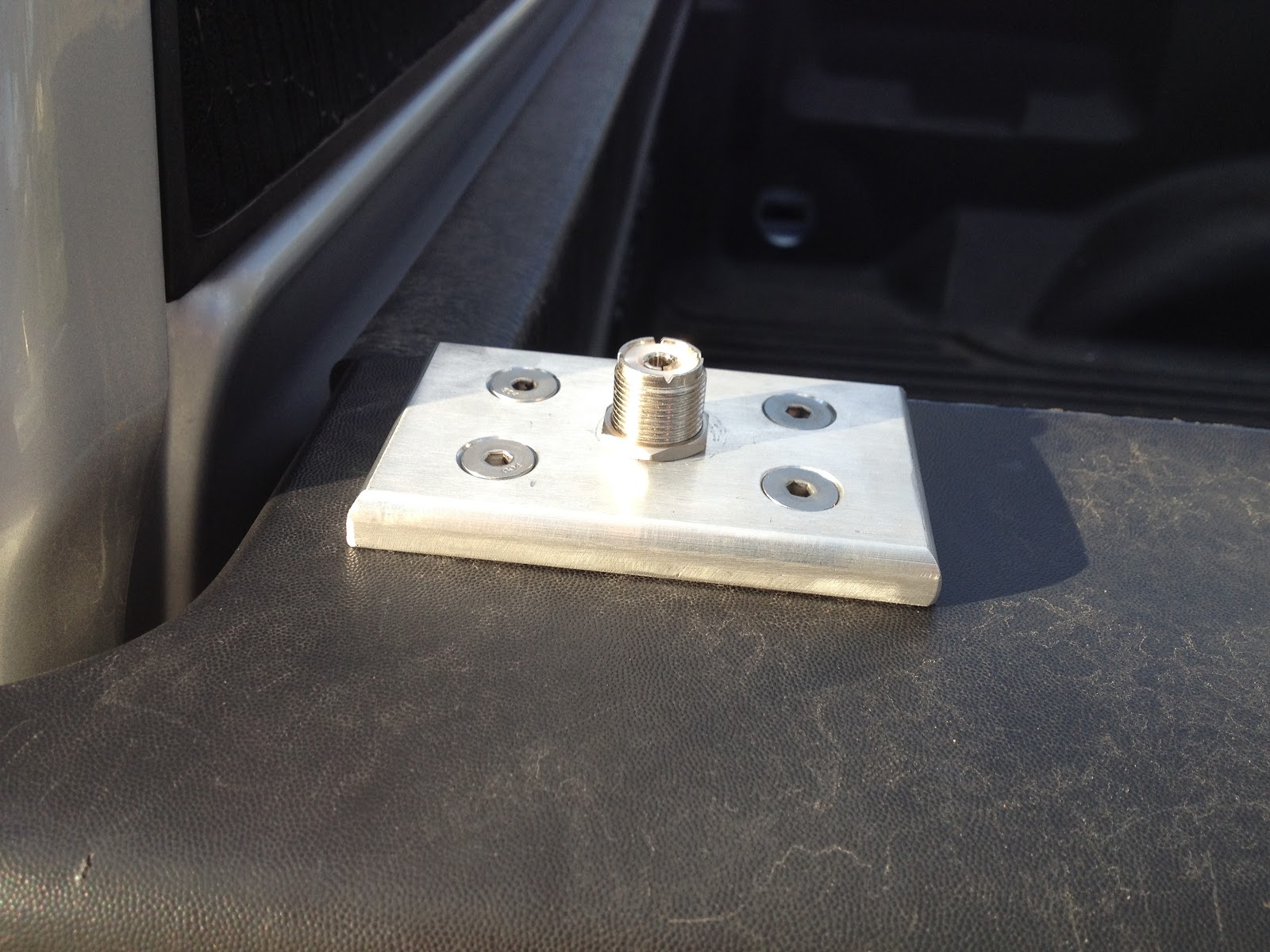 Adventures in Ham Radio: Mobile mounts