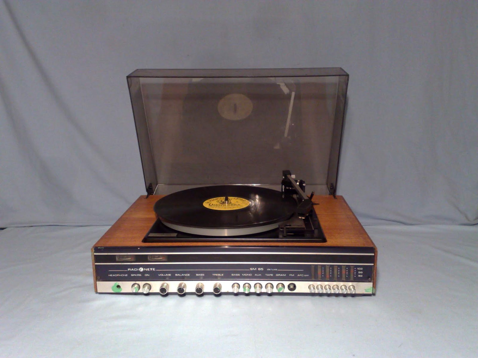 TOM's TECH TOYS: SOUNDMASTER