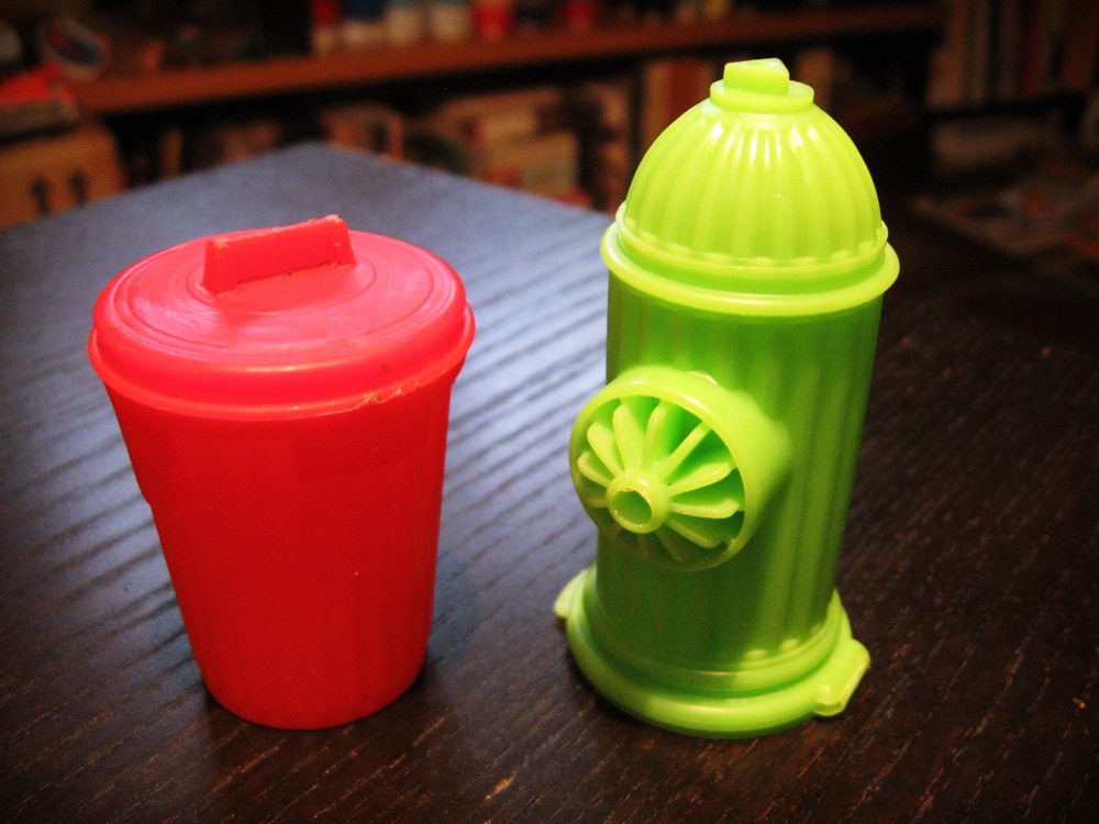 Lair of the Dork Horde: Vintage Topps & Fleer Candy Containers!