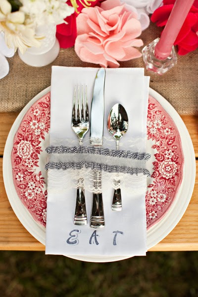 Sorella Style: DIY Stamped "EAT" Napkins