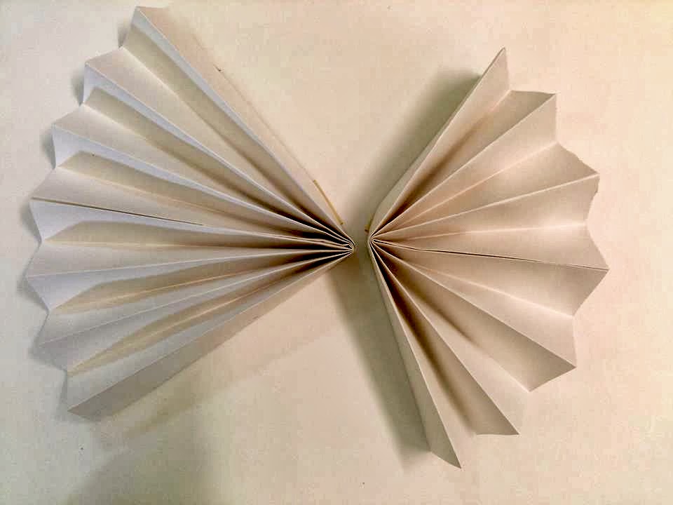 Lorna Battersby: Manipulating Paper