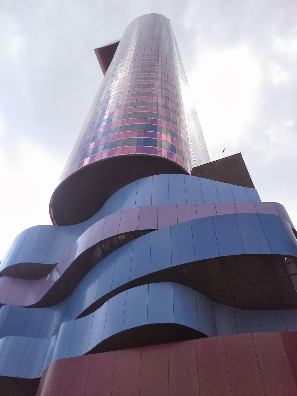 Feel a Fio: Instituto Tomie Othake