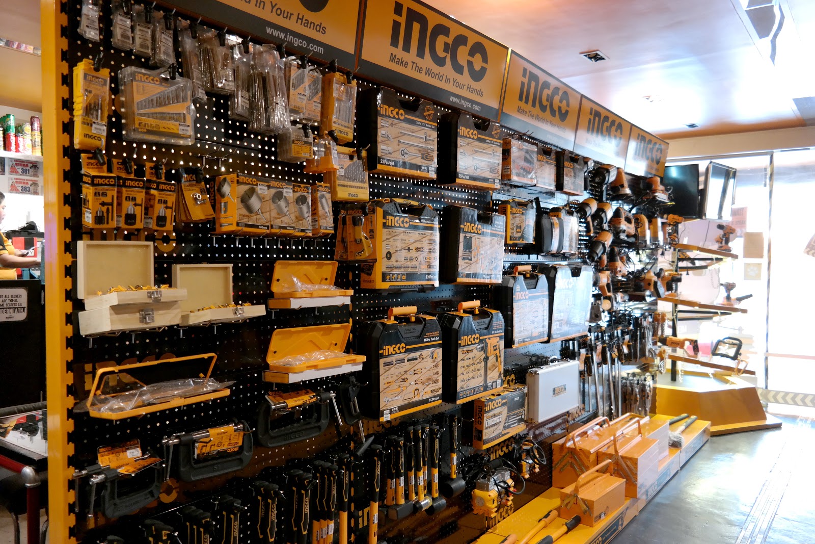 Sand Under My Feet: Build, Shop and Dine at BuildPlus + Megawatt Banawe, QC