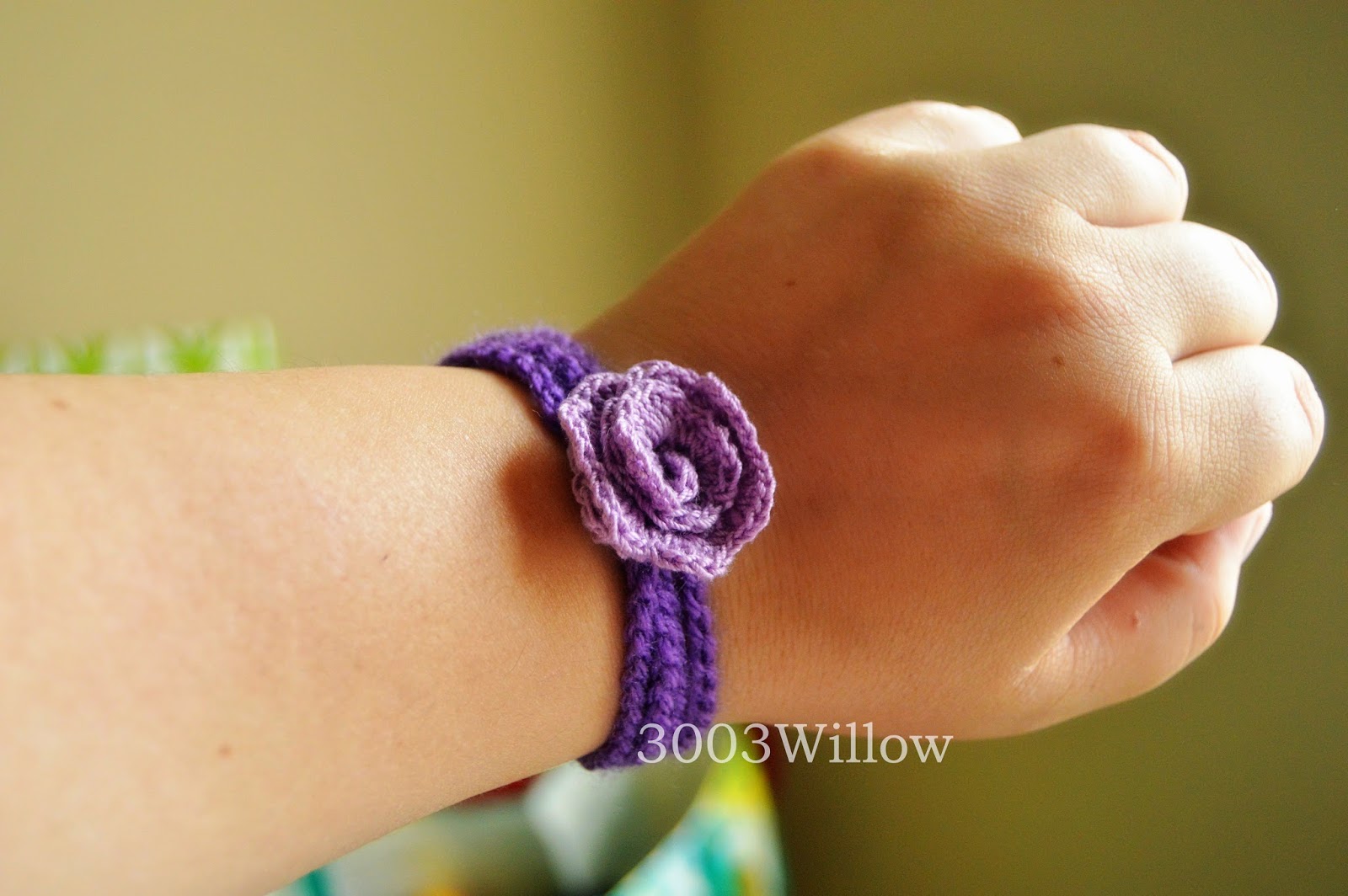 Crochet Rose Chain Bracelet. ~ 3003 Willow