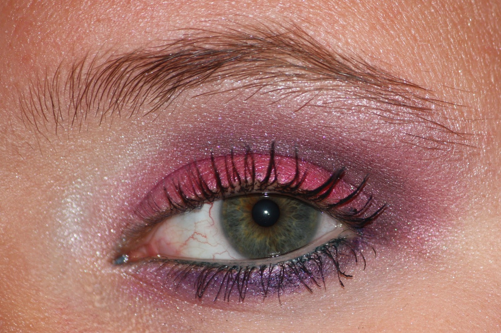 Die Zauberin Zebulon: Violet Fuchsia Eye MakeUp + Very Inspiring ...