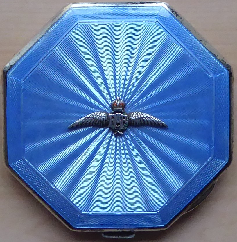 Black Tulip: How to make a powder sifter for a vintage compact