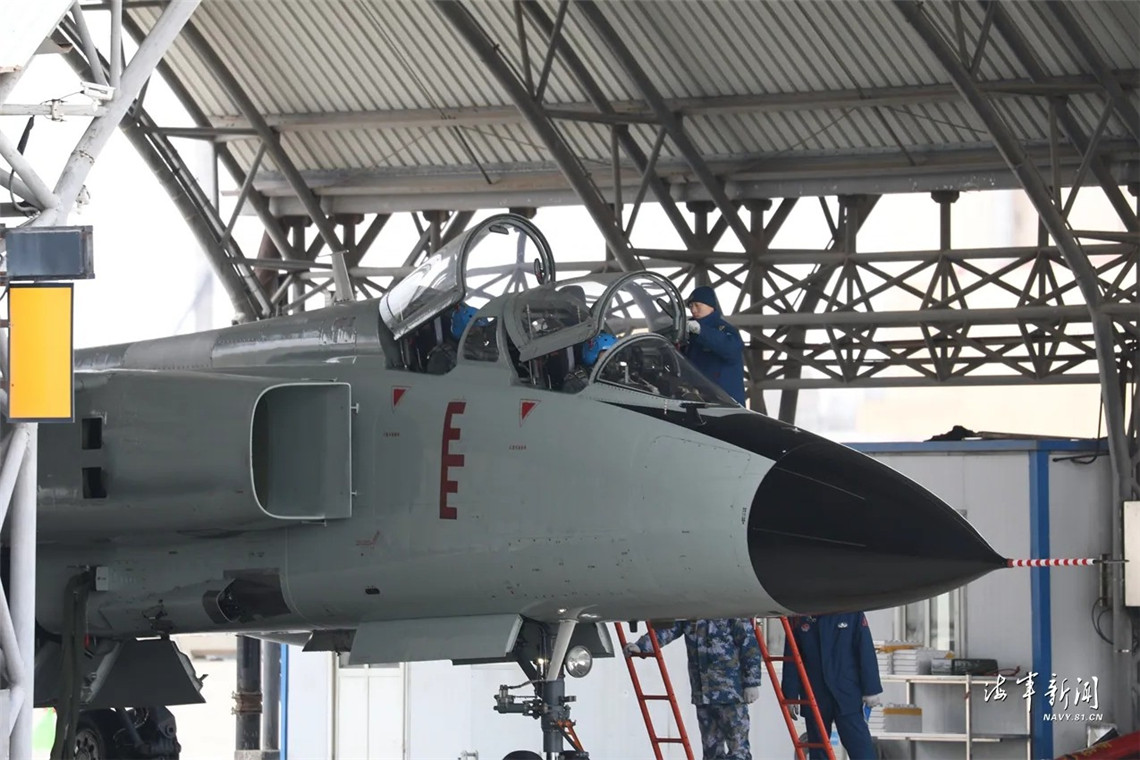 Military and Commercial Technology: HD: Above the clouds, see "Flying ...