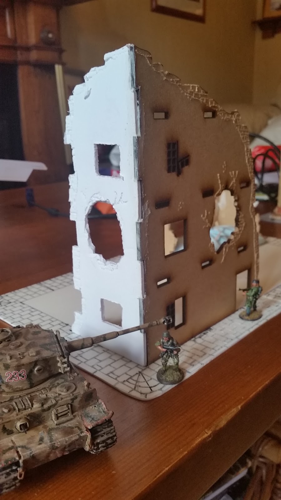 Glasgow Warhog: Mdf buildings ...28mm
