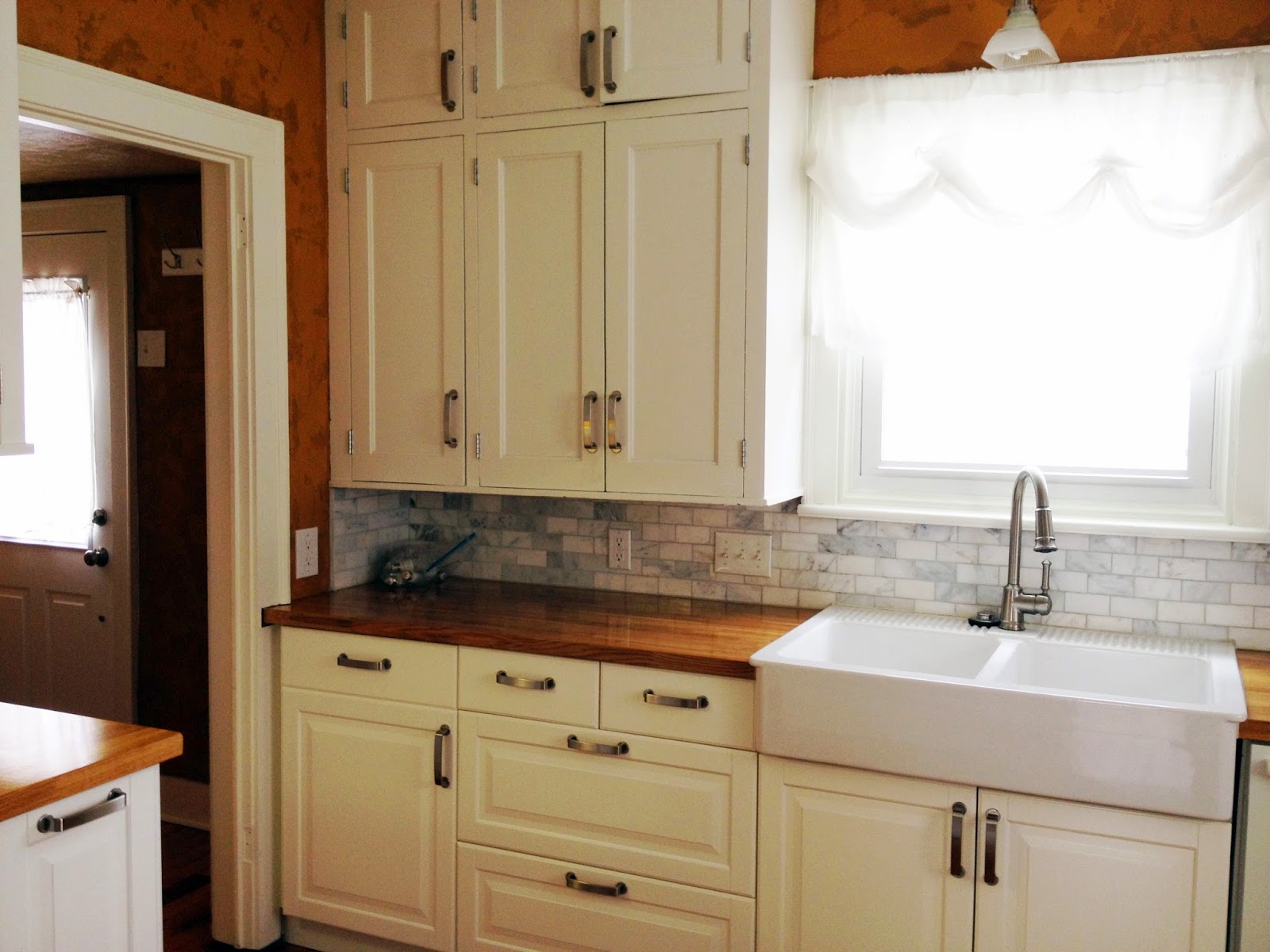 Kendal Lynn Designs: Skim coating our kitchen walls
