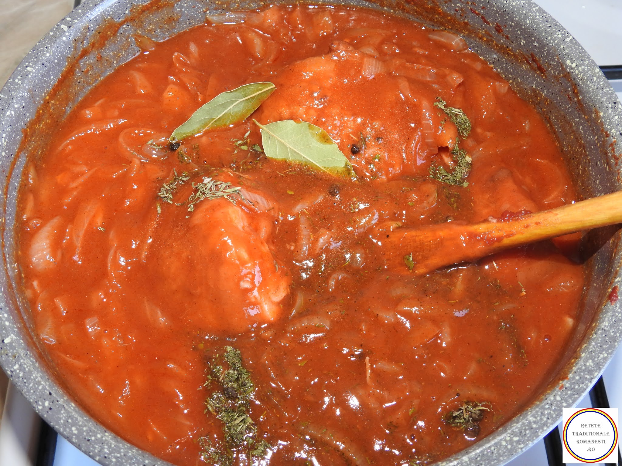 Tocanita de ceapa cu pui afumat reteta | Retetetraditionaleromanesti.ro