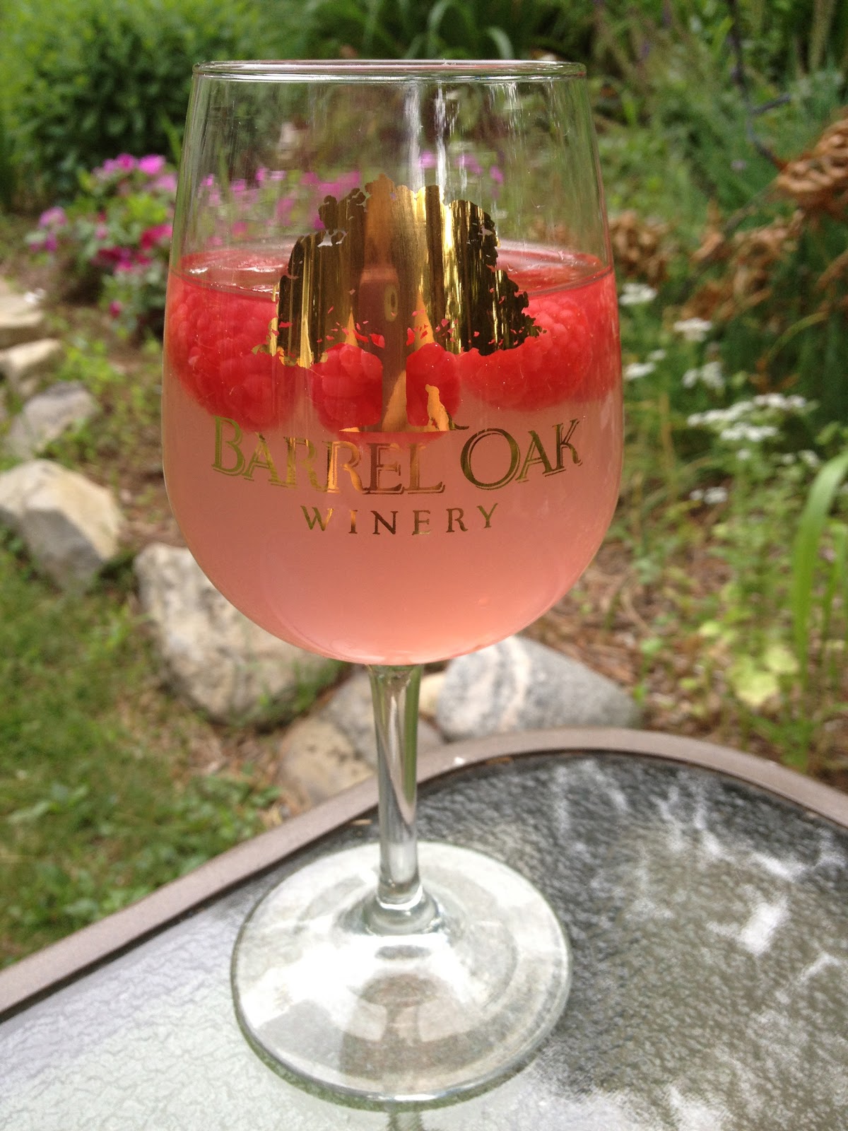 girlsgonefood: Raspberry Lemonade Sangria