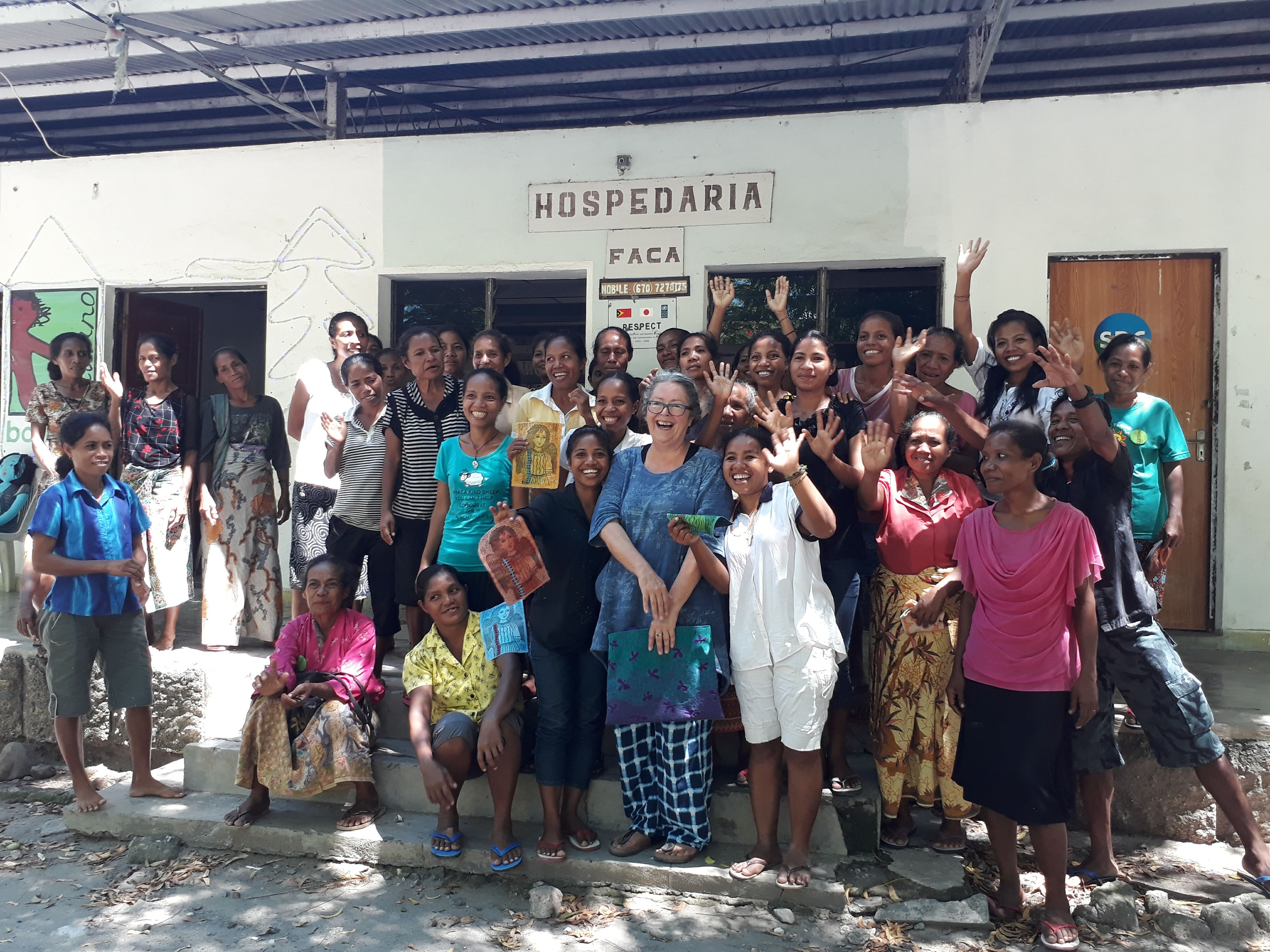 Musings of a textile itinerant: Boneca de Atauro