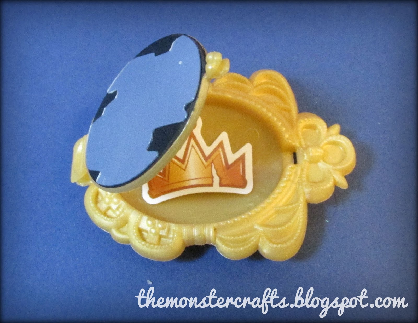 Doll Review: Disney Descendants signature Evie