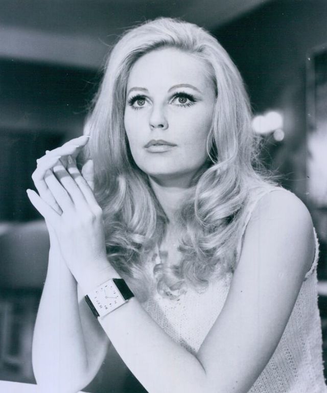 35 Fabulous Photos of Veronica Carlson in the 1960s and ’70s ~ Vintage ...