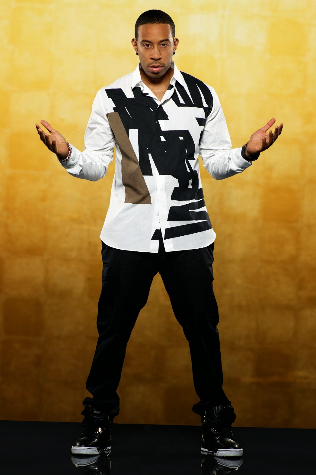 El Lavadero de las Muñecas: LUDACRIS ESTRENA EL VIDEO DE 'CALL YA BLUFF'