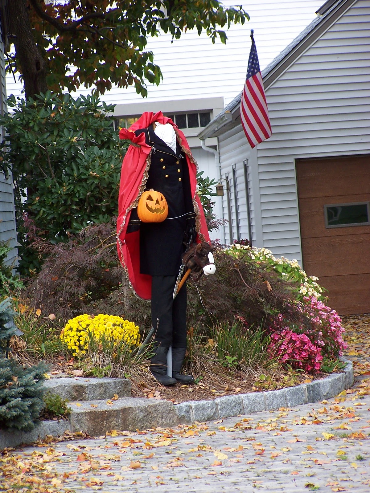 4 Hots Peaceable Kingdom: Scarecrows and such